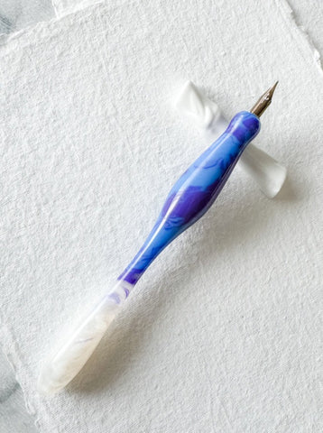 Handmade obique calligraphy pen nib holders from Kestrel Montes – INKMETHIS